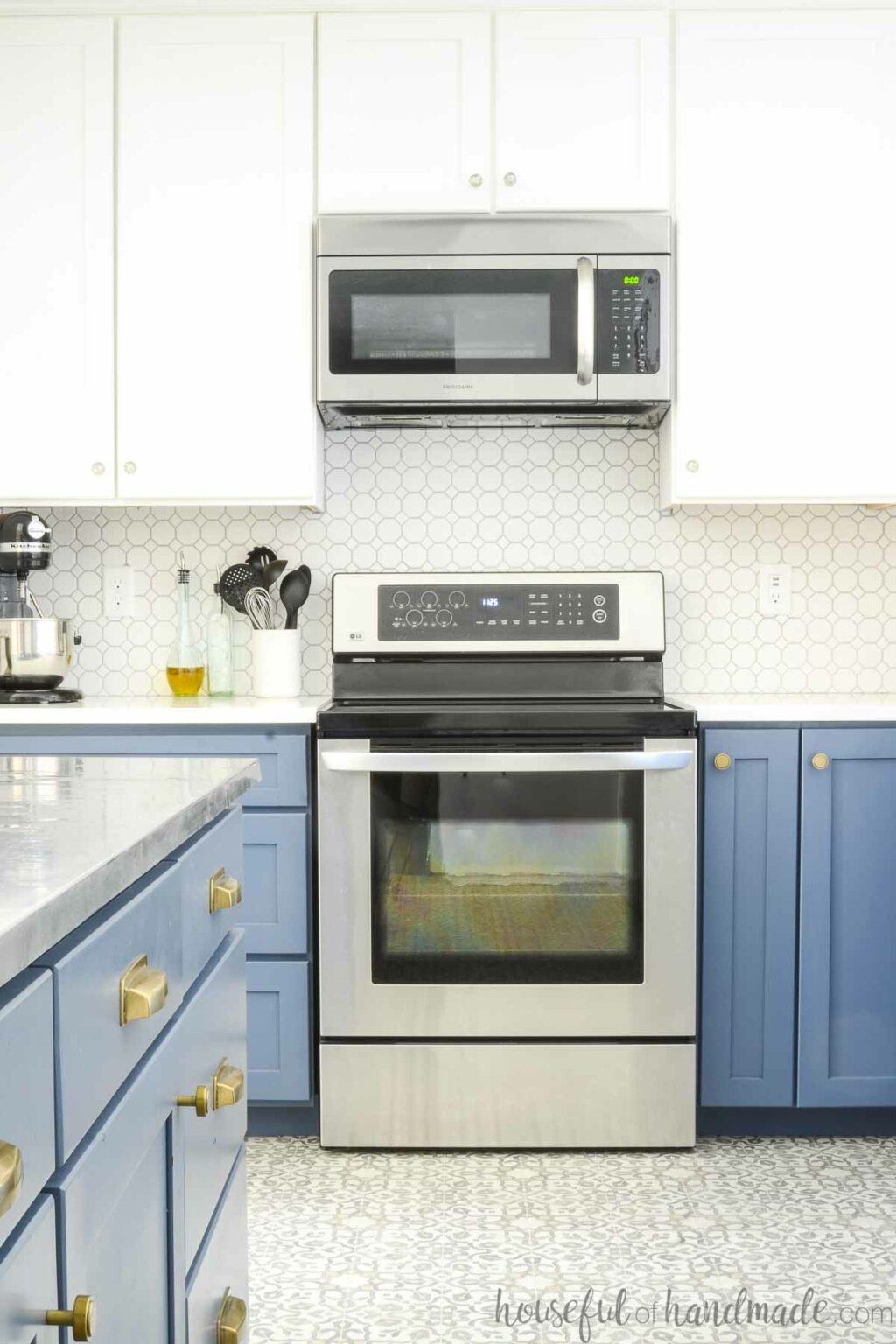 How to Build a Pull Out Spice Rack Cabinet - Houseful of Handmade